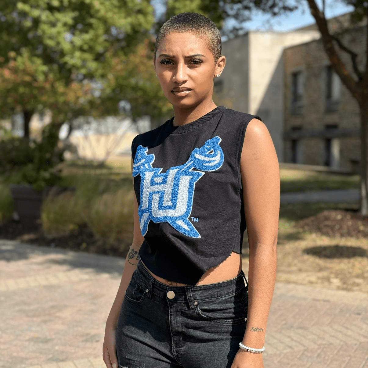 HAMPTON UNIVERSITY CROP TOP (BLACK) | Gainz Sportsgear LLC.